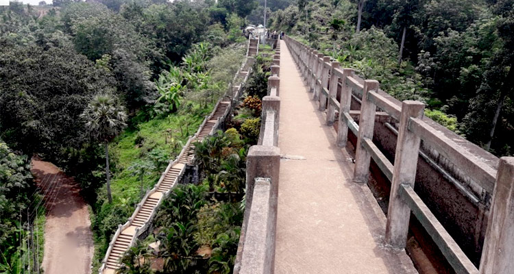 Mathur Aqueduct Hanging Trough / Mathoor Hanging Bridge, Kanyakumari ...