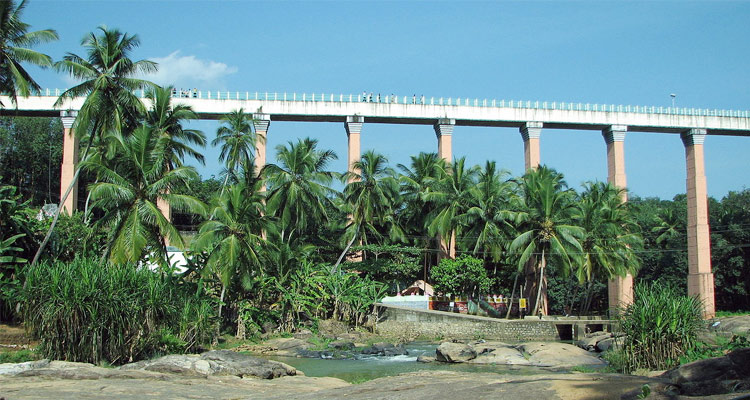 Mathur Aqueduct Hanging Trough / Mathoor Hanging Bridge, Kanyakumari ...