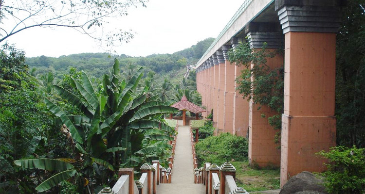 Mathur Aqueduct Hanging Trough / Mathoor Hanging Bridge, Kanyakumari ...