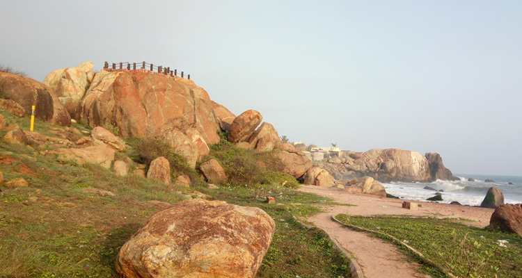 Muttom Beach Kanyakumari (Location, Activities, Night Life, Images ...