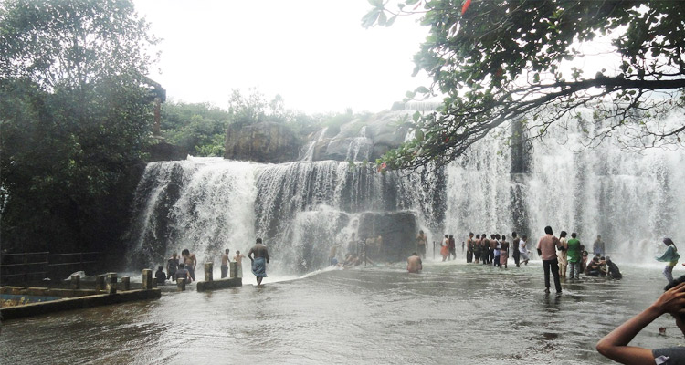 Thirparappu Falls